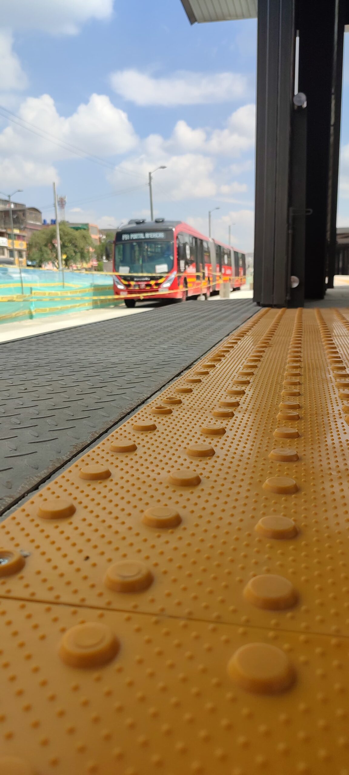 Ventajas Del Piso Podotáctil • JADA INDUSTRY